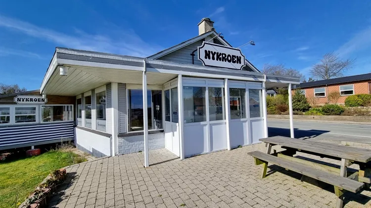 NYKROEN i Løgstrup - sælges - bolig og forretning | Ledigt hotel ...